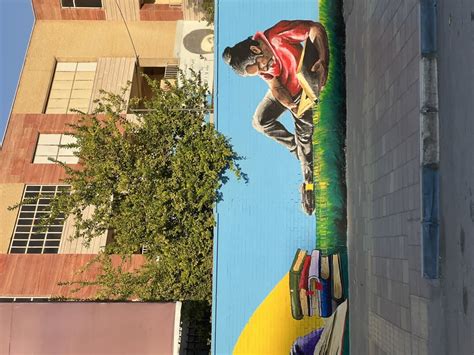 مدیر منطقه سه از اجرای طرح زیباسازی و دیوارنگاری دیوارهای سطح شهر خبر داد شهرداری بندرعباس