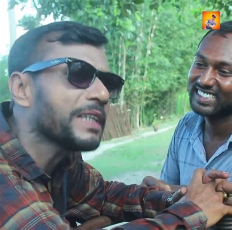 বহুদিন পর প্রবাস থেকে মজিবর যখন দেশে ফেরে বহুদিন পর প্রবাস থেকে মজিবর