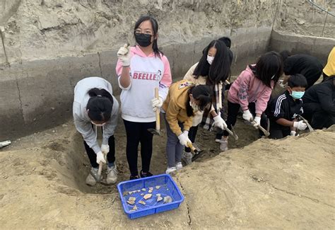 中市建國校園有遺址 樂當考古學家 ─時事─國內新聞202316──財團法人國語日報社