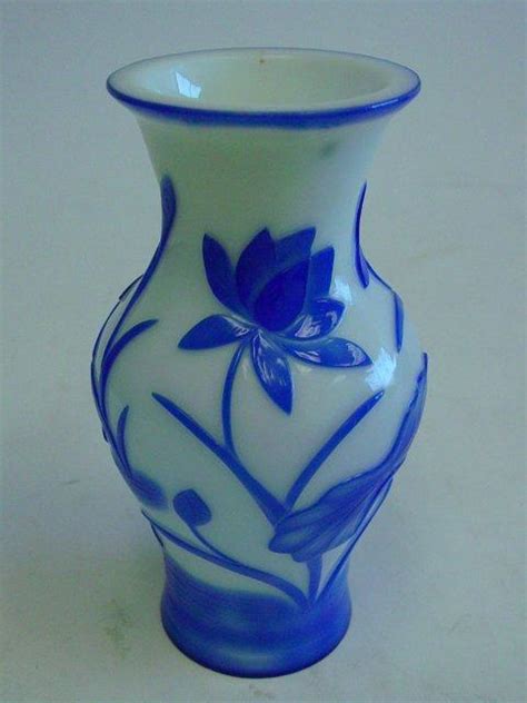 Antique Chinese Peking Glass Vase