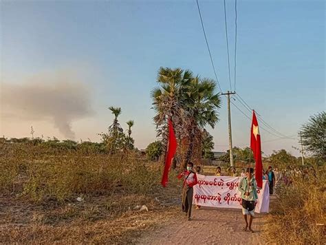 လက်ပံတောင်းတောင် ဒေသ လူထုသပိတ် စစ်ကြောင်း ဖက်ဆစ် စစ်တပ် တော်လှန်ရေး ချီတက် ဆန္ဒပြ Khit Thit Media