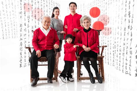 快乐的东方家庭庆贺新年幸福照片图片 包图网企业站