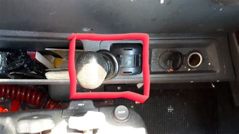 채홍일 카페 버스 트럭 등 자동차 주차 브레이크 종류와 사용법 주행 중 전자식 주차 브레이크 버튼을 누르면 생기는 일 ♣운전면허 자동차상식♣ 채홍일 카페 가족