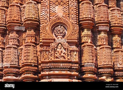 Carving Sculpture Of Hindu God And Goddess On The Nilkantheshwara