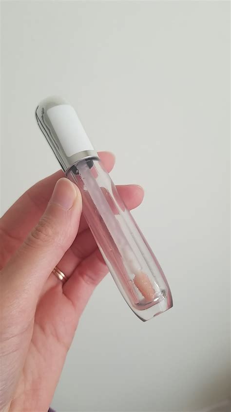 Essence Gloss R Panporn
