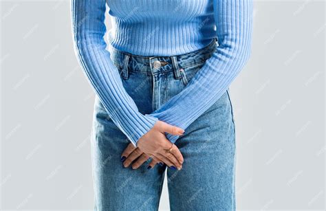 Premium Photo Woman Hands Holding Her Crotch Sick Woman Hands Holding