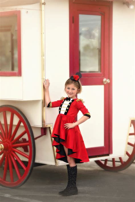 The Ringmaster 3 Pc Set Trish Scully