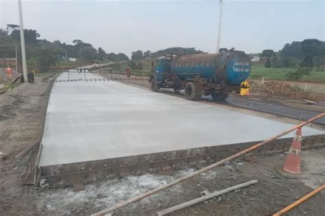 Obra De Restauração De Rodovia Em Concreto Entre Palmas E Clevelândia