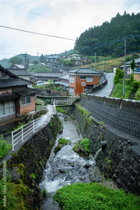 長崎県波佐見町の陶芸家まち中尾郷の街並み Stock Foto Adobe Stock
