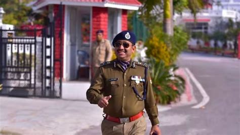 Iit Graduate To Ips Officer A Look At Uttarakhand Dgp Ashok Kumars Inspiring Story News18