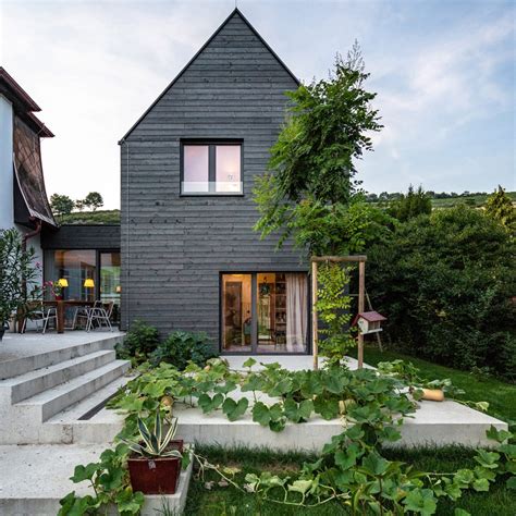 Bernardo Bader Uses Local Wood To Build A Barn Like House In Austria