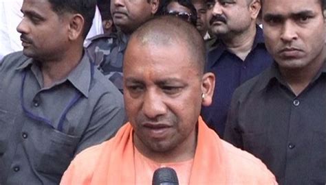 Yogi Adityanath Govt Transfers 20 Ias Officers योगी सरकार ने किए 20