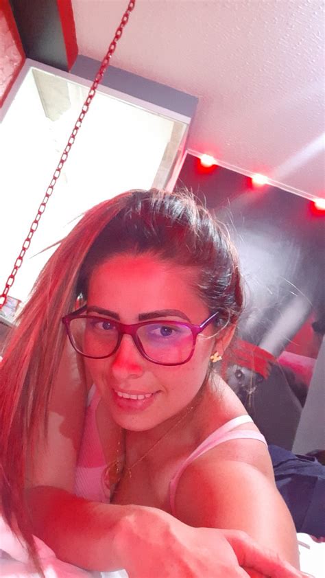TW Pornstars SALOME MONTANA Twitter Queria Jugar Un Poco Con El