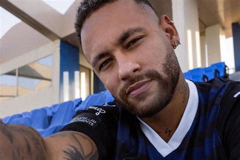 Nasce Helena suposta filha do jogador Neymar Área VIP