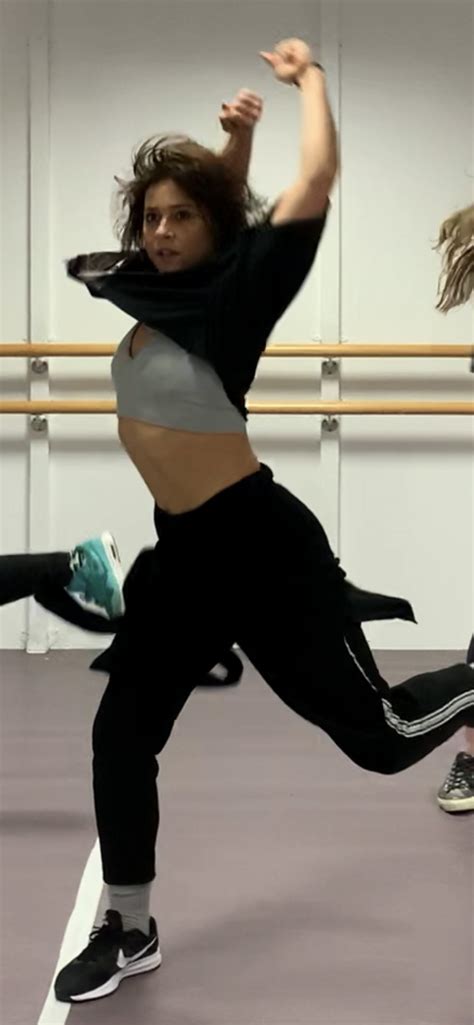 Cours de danse modern jazz à ans par Studio A studio de danse et cours de danse à