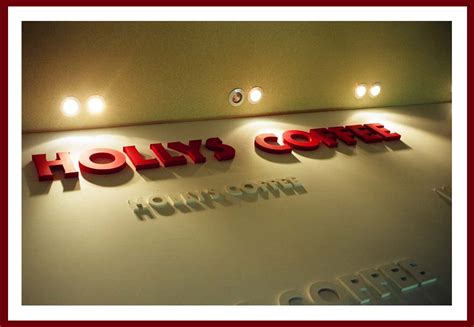 空 모든 것의 시작과 끝 Hollys Coffee
