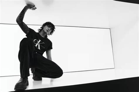 Calvin Klein Tiết Lộ Hình ảnh Chiến Dịch Siêu Hot Với Jungkook Bts