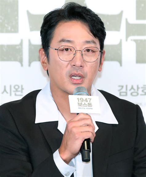 1947보스톤 하정우 임시완과 투샷 나이 찼구나 느껴 N현장 파이낸셜뉴스