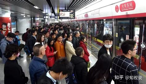 以县城为关键载体，加快农民进城的步伐，落户安家提升国民幸福度 知乎