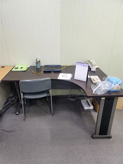 사무실책상 테이블 대형폐가구 폐기물 내려드림폐기처리까지 현장갤러리 가정폐기물 빈집정리 이사쓰레기 이삿짐처분 유품정리 생활폐기물 사무실폐기처리