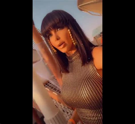 Vidéo Nabilla et son fils à une fête d Halloween Purepeople