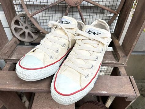 【セリア】たった100円でスニーカーのストレス解消！インドア派も思わず外に出たくなる定番アイテム サンキュ！
