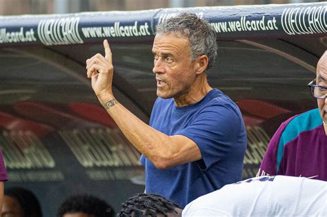 Mercato Psg Luis Enrique Vire Trois Joueurs Cest Chaud En