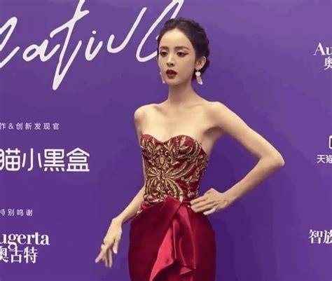 Người Hâm Mộ Lo Lắng Khi Diễn Viên Cổ Lực Na Trát Nhìn Như Da Bọc Xương