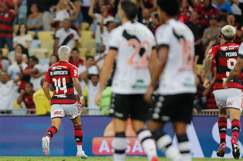 Flamengo vence Vasco e vai jogar pelo empate domingo para ir à final