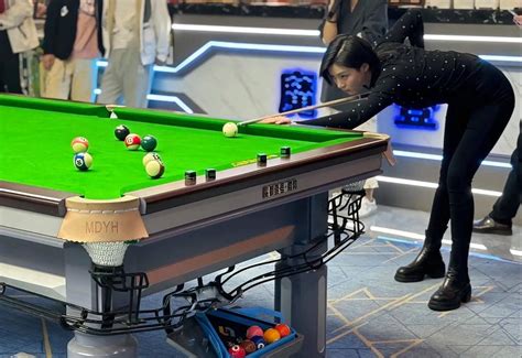 17岁 中式台球美少女战士”王思诺，颜值吸睛实力双爆表！