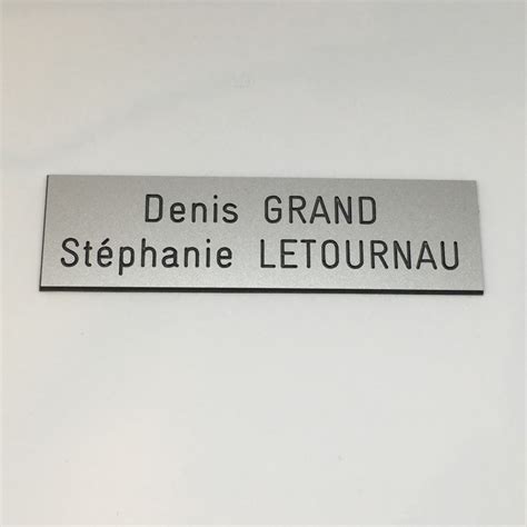 Plaque boîte aux lettres fond argent texte gravé noir