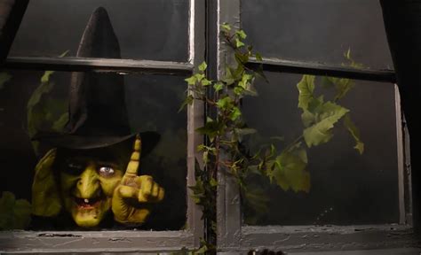 Creepy Animated Window Tapping Witch The Green Head