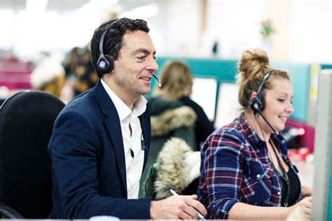 Ee First Operator To Offer Custo Operators Mobile News