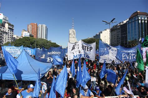 Los Movimientos Sociales Vuelven A Enfrentar A Pettovello Con La Fila