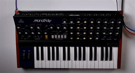 5 Best Analog Synths Monophonic Polyphonic Synthesizers Musiq 360