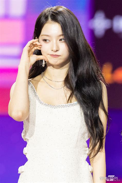 [today포토] 프로미스나인 Fromis 9 이나경 장꾸 볼하트