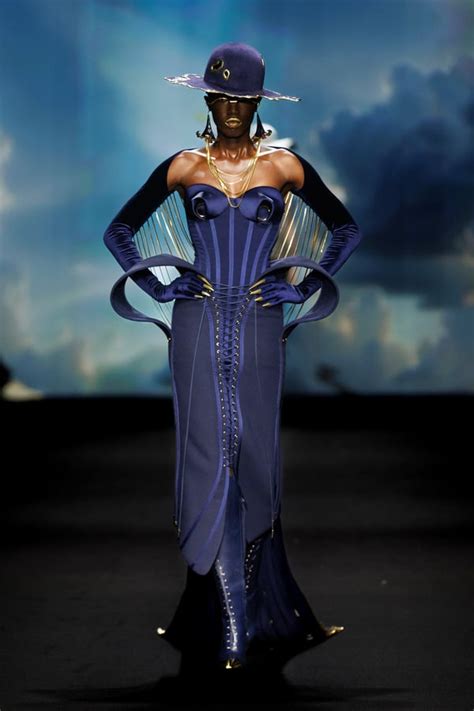 Robert Wun 2024年秋冬オートクチュールコレクション パリ 画像27枚 Fashionsnap