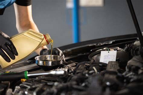 Mau Ganti Oli Yuk Pahami Beda Harga Oli Mesin Diesel Dan Bensin
