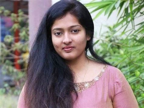 தமிழக பாஜகவில் இருந்து நடிகை காயத்ரி ரகுராம் விலகல்