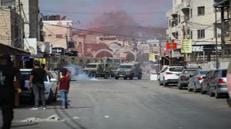 استشهاد طفل فلسطيني برصاص الاحتلال الإسرائيلي متأثرا بجروحه خلال اقتحام