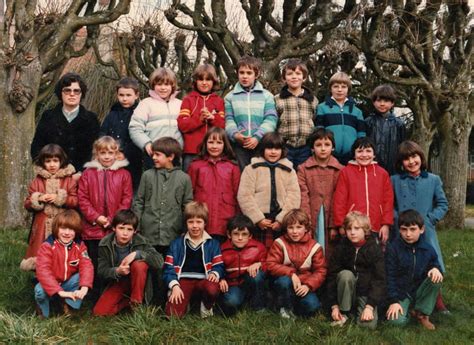 Photo De Classe Classe De Ce2 De 1984 Ecole Primaire Mixte Copains D