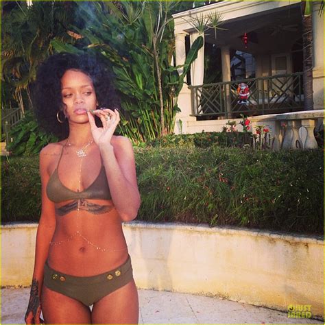 Rihanna Dazzling Bikini Babe In Barbados Photo 3019067 Bikini