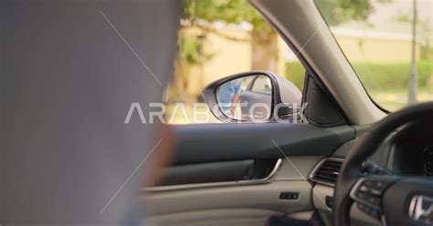 تجهيز وتحضير السيارة قبل القيادة في الطرق والشوارع العامة، صورة مقربة