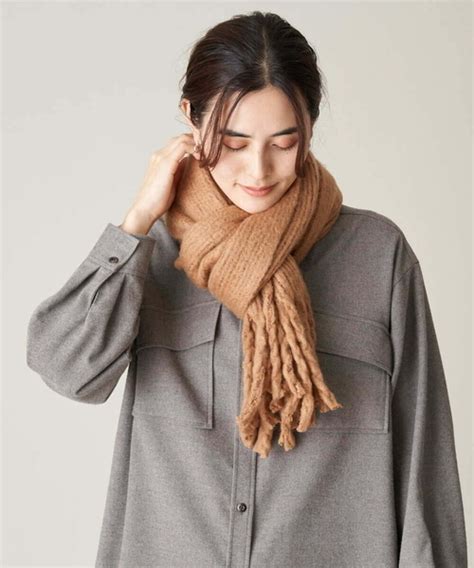 Avv（アーヴェヴェ）の「ニットストール（ストールショール）」 Wear
