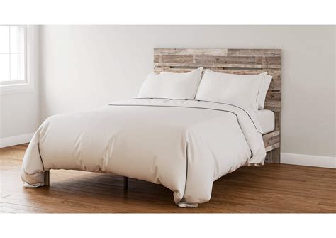 Neilsville Queen Panel Platform Bed