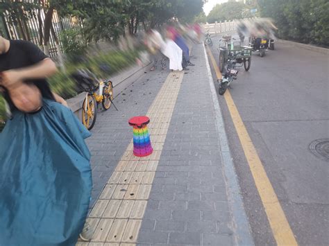 西安生意火爆的路边理发点 知乎