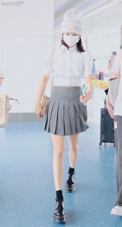 宋雨琦少女风美细腿向你走来（24） 图片 名腿网