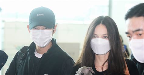 [td포토] 송중기 ♥케이티와 다정한 출국길