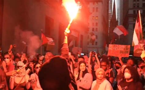 Nyc Protesters Wave Terror Group Flags Call For Intifada Outside Nova