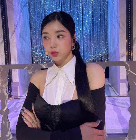 권은비 이것이 워터밤 여신 클라스…섹시한 글래머 몸매 네이트 연예